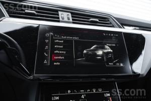 Серый Ауди E-Tron 2023 в Рига, объемом двигателя 0.00 л и пробегом 35 тыс. км за 40150 €, фото 26 на AUTOMOTO.COM.LV