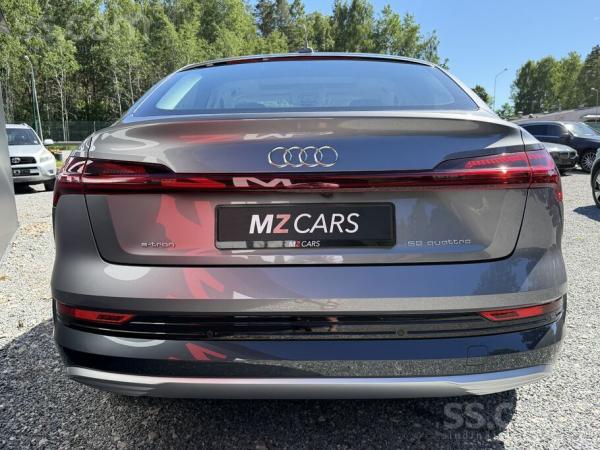 Grey Audi E-Tron 2023 in Riga, with an engine capacity of 0.00 L and mileage of 51 thousand km for 38990 €, photo 6 on AUTOMOTO.COM.LV