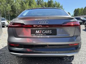 Grey Audi E-Tron 2023 in Riga, with an engine capacity of 0.00 L and mileage of 51 thousand km for 38990 €, photo 7 on AUTOMOTO.COM.LV