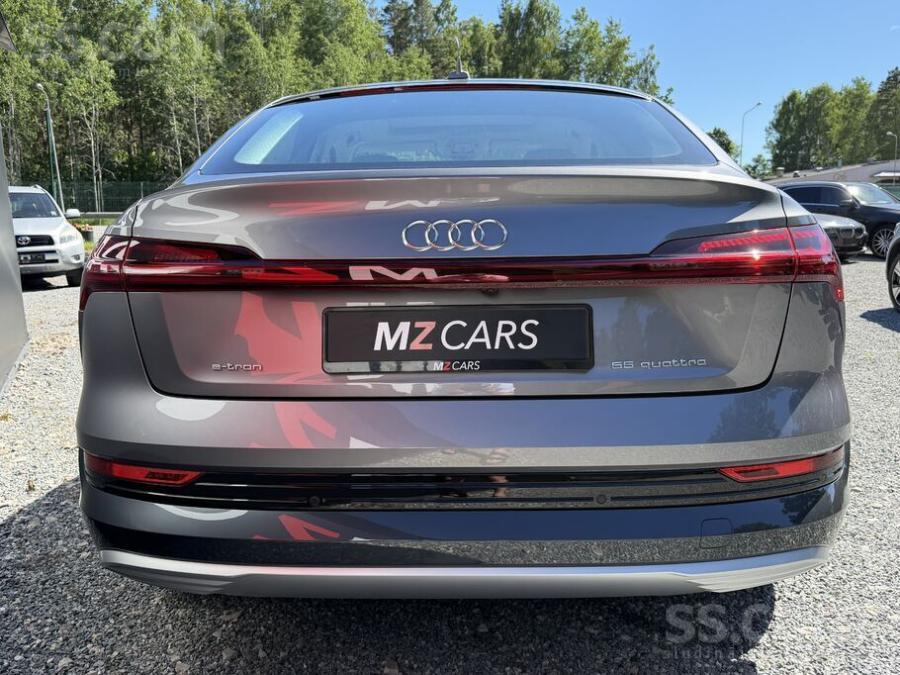 Grey Audi E-Tron 2023 in Riga, with an engine capacity of 0.00 L and mileage of 51 thousand km for 38990 €, photo 7 on AUTOMOTO.COM.LV