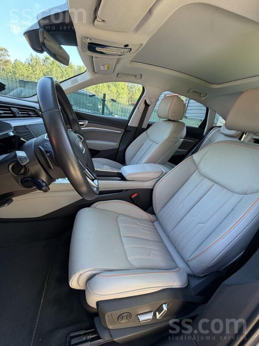 Grey Audi E-Tron 2023 in Riga, with an engine capacity of 0.00 L and mileage of 51 thousand km for 38990 €, photo 9 on AUTOMOTO.COM.LV