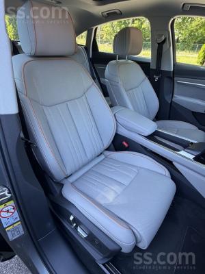 Grey Audi E-Tron 2023 in Riga, with an engine capacity of 0.00 L and mileage of 51 thousand km for 38990 €, photo 10 on AUTOMOTO.COM.LV