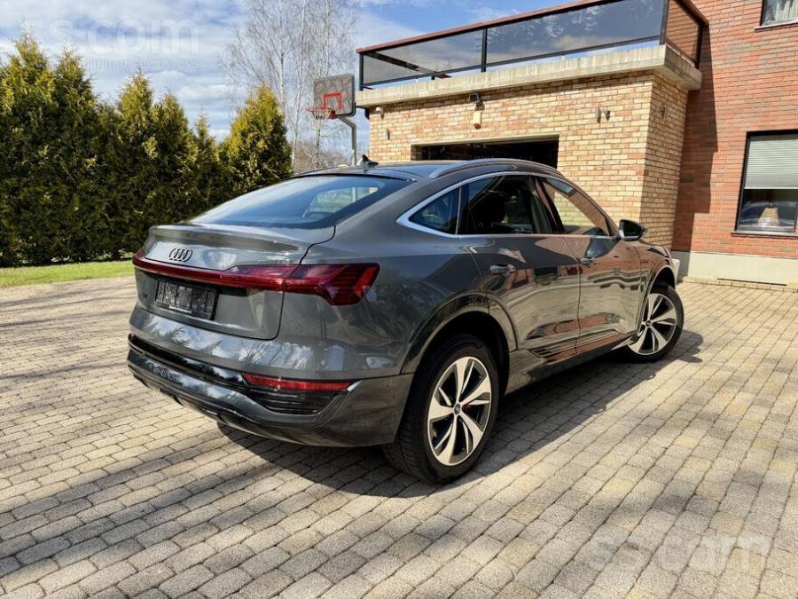 Grey Audi E-Tron 2023 in Saldus, with an engine capacity of 0.00 L and mileage of 45 thousand km for 47700 €, photo 5 on AUTOMOTO.COM.LV