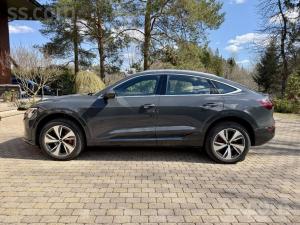 Grey Audi E-Tron 2023 in Saldus, with an engine capacity of 0.00 L and mileage of 45 thousand km for 47700 €, photo 6 on AUTOMOTO.COM.LV