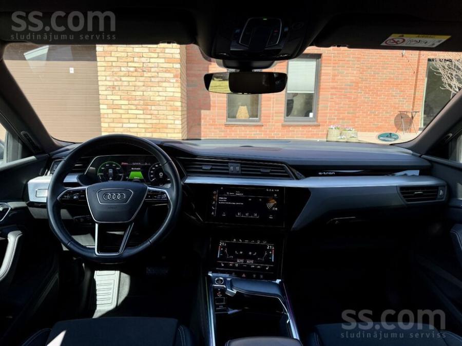 Grey Audi E-Tron 2023 in Saldus, with an engine capacity of 0.00 L and mileage of 45 thousand km for 47700 €, photo 9 on AUTOMOTO.COM.LV