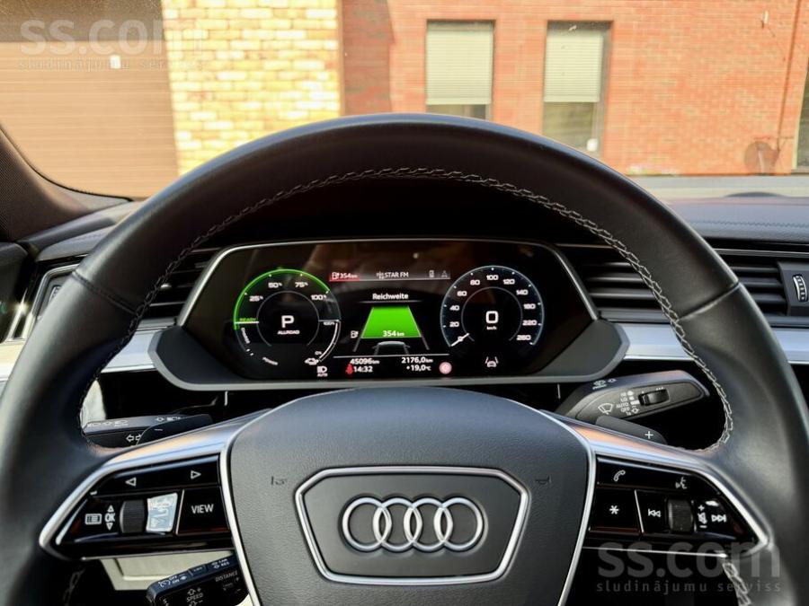 Grey Audi E-Tron 2023 in Saldus, with an engine capacity of 0.00 L and mileage of 45 thousand km for 47700 €, photo 20 on AUTOMOTO.COM.LV