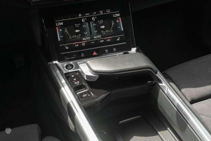 Серый Ауди E-Tron 2023 в Вильнюс, объемом двигателя 0.00 л и пробегом 86 тыс. км за 37700 €, фото 14 на AUTOMOTO.COM.LV