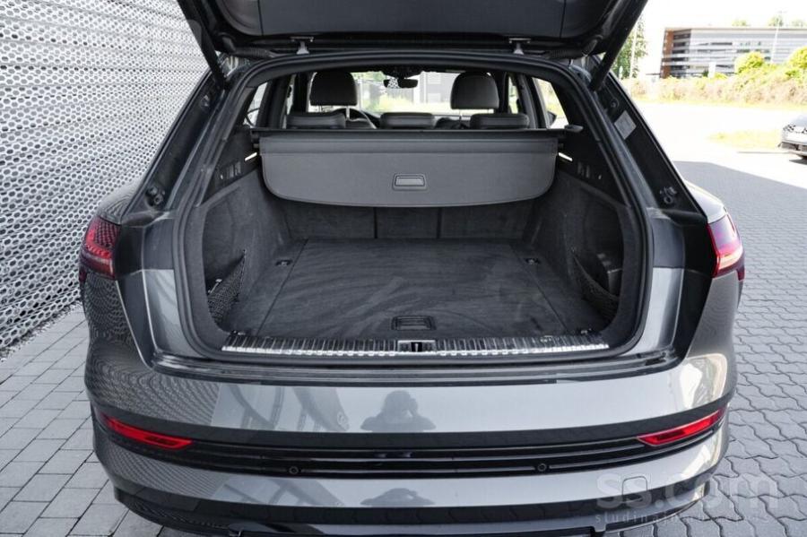 Pelēks Audi E-Tron 2023 Rīga, ar dzinēja tilpumu 0.00 L un nobraukumu 62 tūkst. km par 41450 €, foto 33 vietnē AUTOMOTO.COM.LV