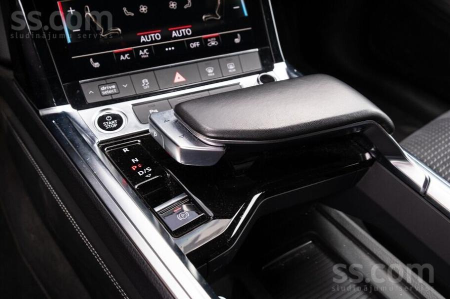 Серый Ауди E-Tron 2023 в Рига, объемом двигателя 1.00 л и пробегом 41 тыс. км за 39500 €, фото 19 на AUTOMOTO.COM.LV