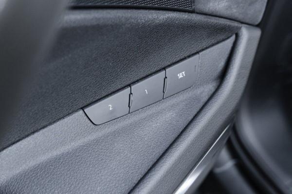 Grey Audi E-Tron 2023 in Marupe, with an engine capacity of 0.00 L and mileage of 62 thousand km for 41450 €, photo 9 on AUTOMOTO.COM.LV
