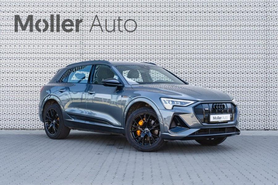 Grey Audi E-Tron 2023 in Marupe, with an engine capacity of 0.00 L and mileage of 62 thousand km for 41450 €, photo 3 on AUTOMOTO.COM.LV