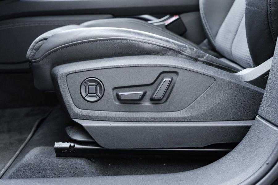 Grey Audi E-Tron 2023 in Marupe, with an engine capacity of 0.00 L and mileage of 62 thousand km for 41450 €, photo 12 on AUTOMOTO.COM.LV