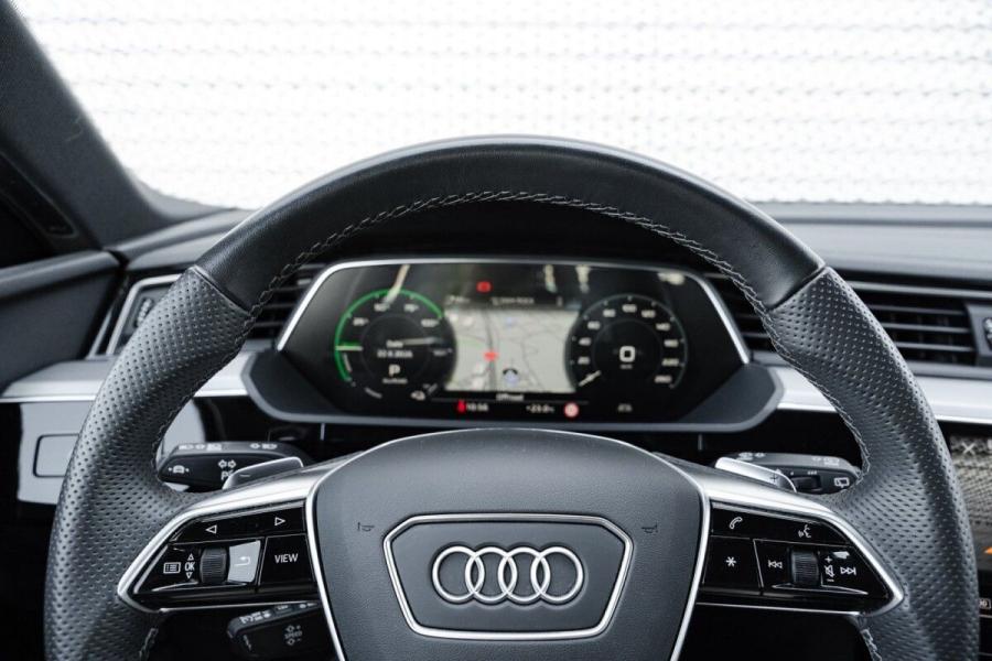 Grey Audi E-Tron 2023 in Marupe, with an engine capacity of 0.00 L and mileage of 62 thousand km for 41450 €, photo 13 on AUTOMOTO.COM.LV