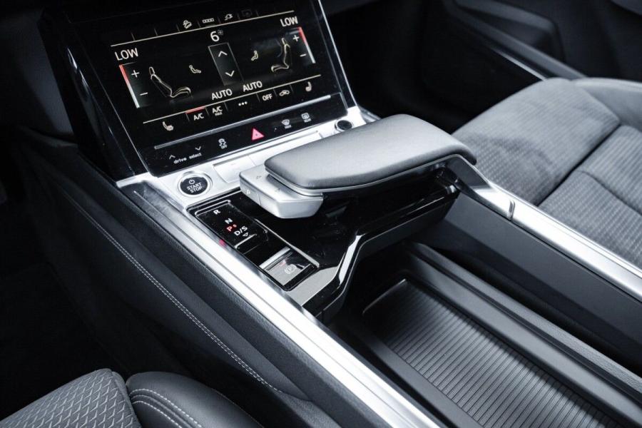 Grey Audi E-Tron 2023 in Marupe, with an engine capacity of 0.00 L and mileage of 62 thousand km for 41450 €, photo 30 on AUTOMOTO.COM.LV