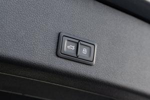 Grey Audi E-Tron 2023 in Marupe, with an engine capacity of 0.00 L and mileage of 62 thousand km for 41450 €, photo 32 on AUTOMOTO.COM.LV