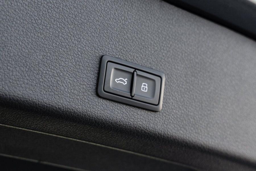 Grey Audi E-Tron 2023 in Marupe, with an engine capacity of 0.00 L and mileage of 62 thousand km for 41450 €, photo 32 on AUTOMOTO.COM.LV