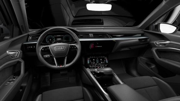 Grey Audi E-Tron 2023 in Marupe, with an engine capacity of 0.00 L and mileage of 78 thousand km for 36900 €, photo 7 on AUTOMOTO.COM.LV