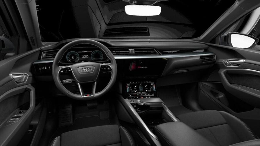 Grey Audi E-Tron 2023 in Marupe, with an engine capacity of 0.00 L and mileage of 78 thousand km for 36900 €, photo 8 on AUTOMOTO.COM.LV
