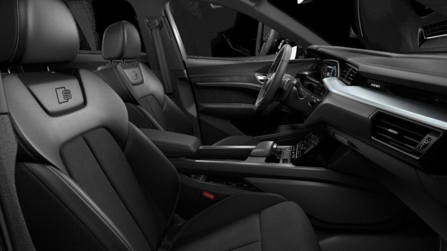 Grey Audi E-Tron 2023 in Marupe, with an engine capacity of 0.00 L and mileage of 78 thousand km for 36900 €, photo 9 on AUTOMOTO.COM.LV