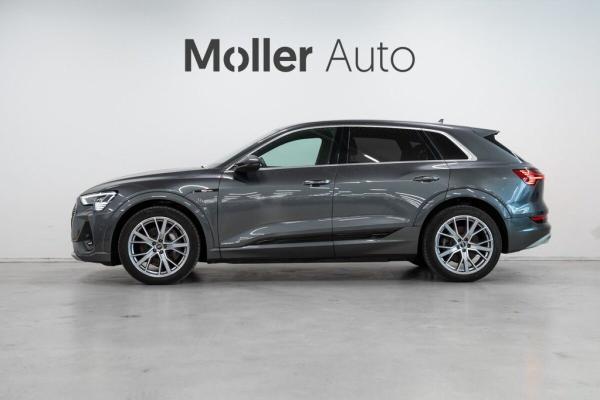 Grey Audi E-Tron 2023 in Vilnius, with an engine capacity of 0.00 L and mileage of 56 thousand km for 37000 €, photo 6 on AUTOMOTO.COM.LV