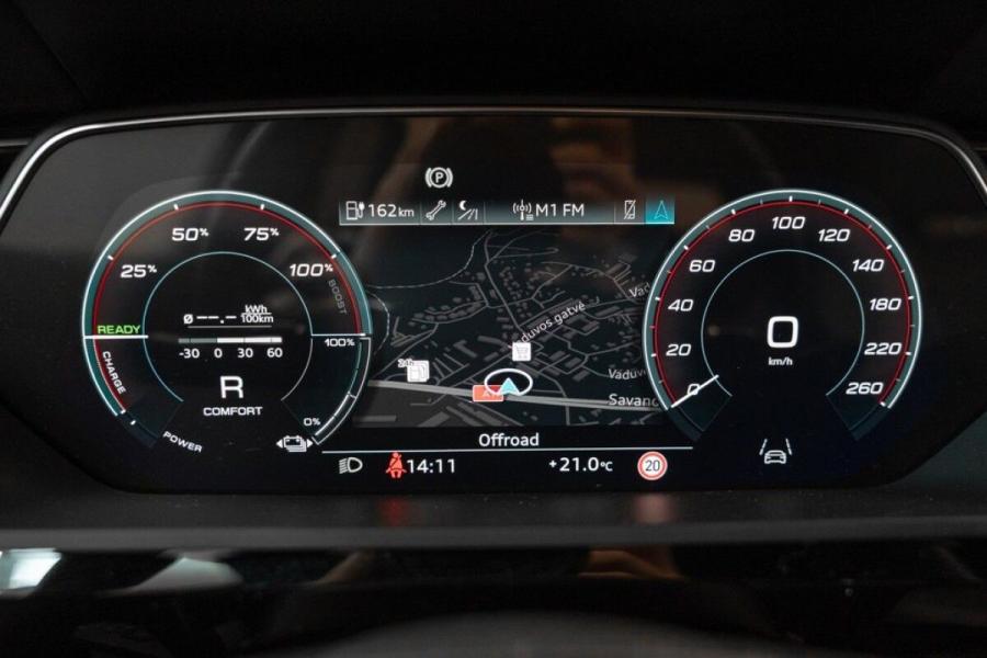 Серый Ауди E-Tron 2023 в Вильнюс, объемом двигателя 0.00 л и пробегом 56 тыс. км за 37000 €, фото 15 на AUTOMOTO.COM.LV