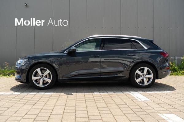 Grey Audi E-Tron 2023 in Vilnius, with an engine capacity of 0.00 L and mileage of 86 thousand km for 37700 €, photo 2 on AUTOMOTO.COM.LV