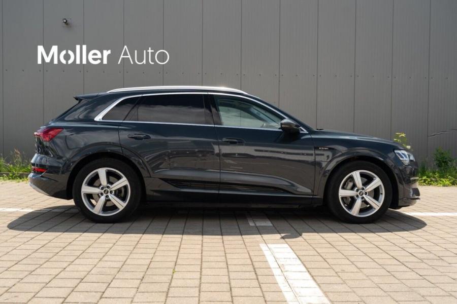 Серый Ауди E-Tron 2023 в Вильнюс, объемом двигателя 0.00 л и пробегом 86 тыс. км за 37700 €, фото 8 на AUTOMOTO.COM.LV