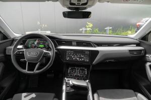 Серый Ауди E-Tron 2023 в Вильнюс, объемом двигателя 0.00 л и пробегом 86 тыс. км за 37700 €, фото 11 на AUTOMOTO.COM.LV