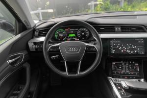 Серый Ауди E-Tron 2023 в Вильнюс, объемом двигателя 0.00 л и пробегом 86 тыс. км за 37700 €, фото 13 на AUTOMOTO.COM.LV