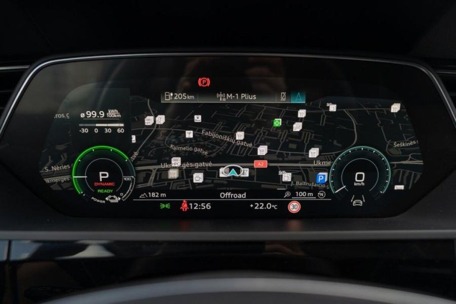 Серый Ауди E-Tron 2023 в Вильнюс, объемом двигателя 0.00 л и пробегом 86 тыс. км за 37700 €, фото 23 на AUTOMOTO.COM.LV