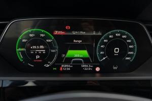 Серый Ауди E-Tron 2023 в Вильнюс, объемом двигателя 0.00 л и пробегом 86 тыс. км за 37700 €, фото 24 на AUTOMOTO.COM.LV