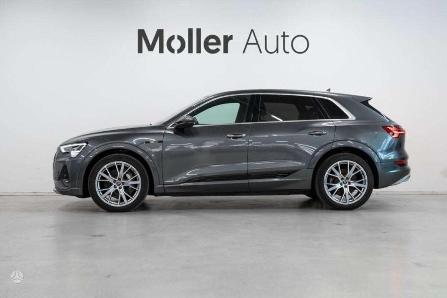 Grey Audi E-Tron 2023 in Vilnius, with an engine capacity of 0.00 L and mileage of 56 thousand km for 37000 €, photo 3 on AUTOMOTO.COM.LV