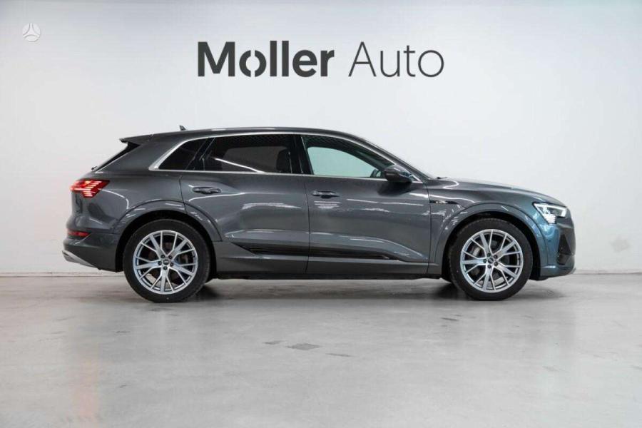 Grey Audi E-Tron 2023 in Vilnius, with an engine capacity of 0.00 L and mileage of 56 thousand km for 37000 €, photo 5 on AUTOMOTO.COM.LV