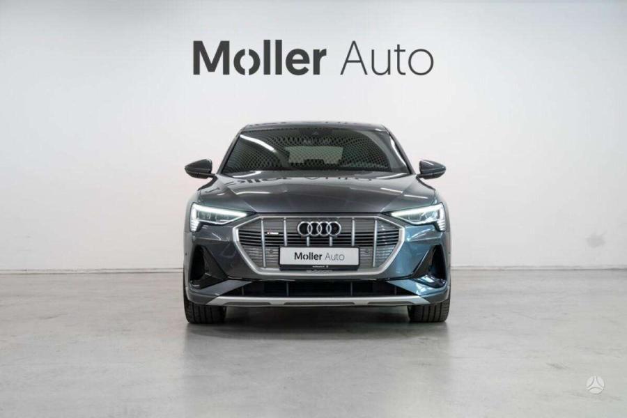 Grey Audi E-Tron 2023 in Vilnius, with an engine capacity of 0.00 L and mileage of 56 thousand km for 37000 €, photo 6 on AUTOMOTO.COM.LV