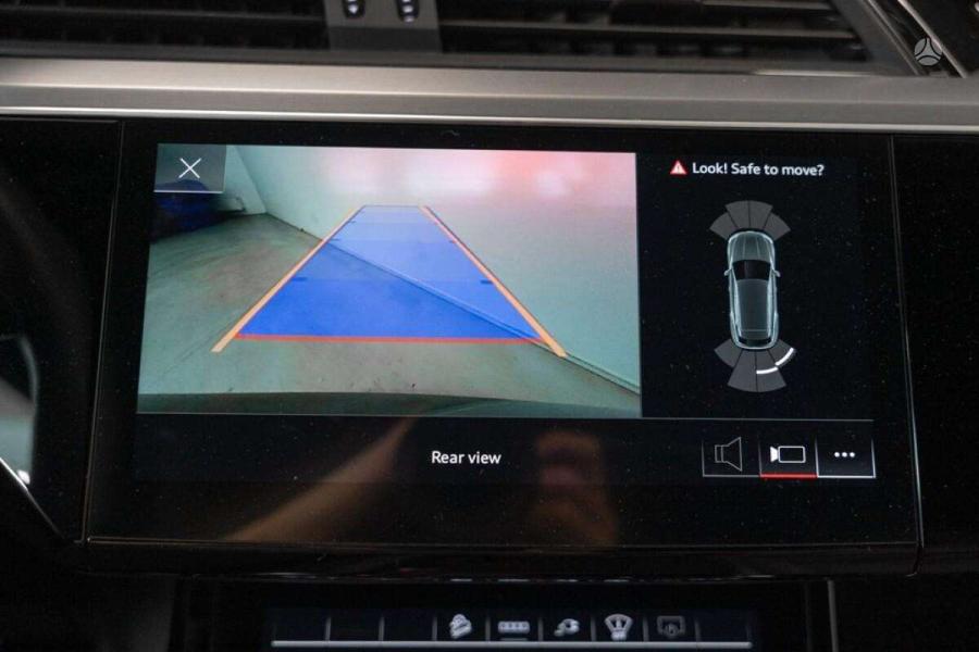 Grey Audi E-Tron 2023 in Vilnius, with an engine capacity of 0.00 L and mileage of 56 thousand km for 37000 €, photo 14 on AUTOMOTO.COM.LV