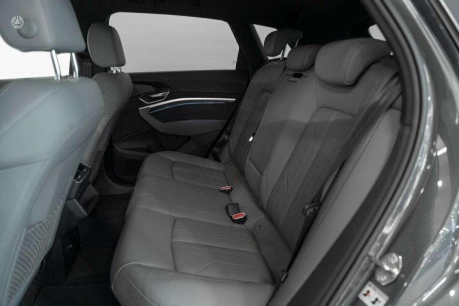 Grey Audi E-Tron 2023 in Vilnius, with an engine capacity of 0.00 L and mileage of 56 thousand km for 37000 €, photo 20 on AUTOMOTO.COM.LV