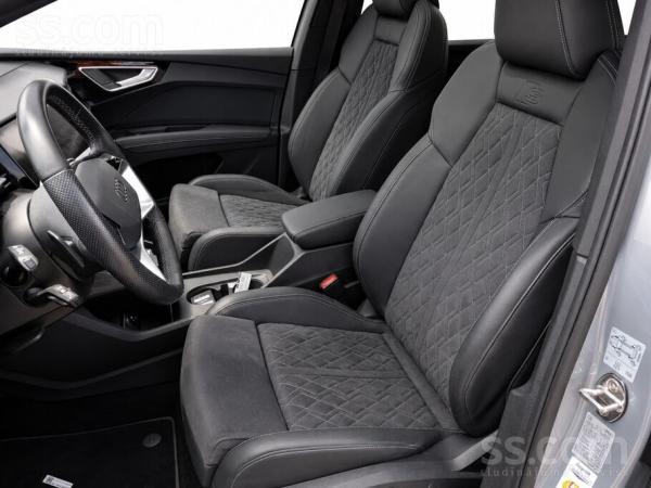 Grey Audi E-Tron 2023 in Riga, with an engine capacity of 0.00 L and mileage of 93 thousand km for 35990 €, photo 6 on AUTOMOTO.COM.LV
