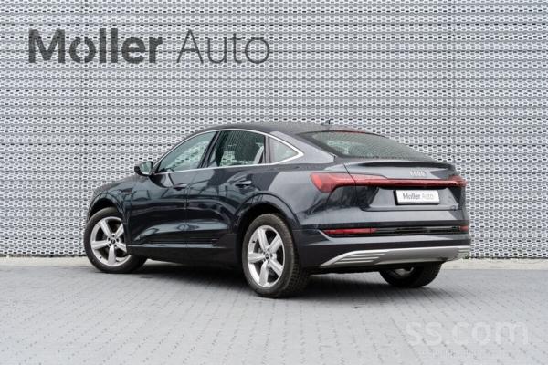Grey Audi E-Tron 2023 in Riga, with an engine capacity of 0.00 L and mileage of 35 thousand km for 39850 €, photo 3 on AUTOMOTO.COM.LV