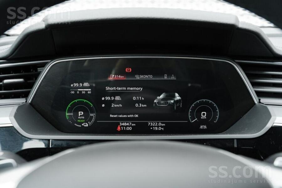 Pelēks Audi E-Tron 2023 Rīga, ar dzinēja tilpumu 0.00 L un nobraukumu 35 tūkst. km par 39850 €, foto 17 vietnē AUTOMOTO.COM.LV