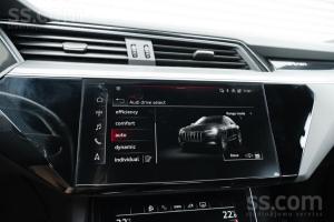 Pelēks Audi E-Tron 2023 Rīga, ar dzinēja tilpumu 0.00 L un nobraukumu 35 tūkst. km par 39850 €, foto 23 vietnē AUTOMOTO.COM.LV