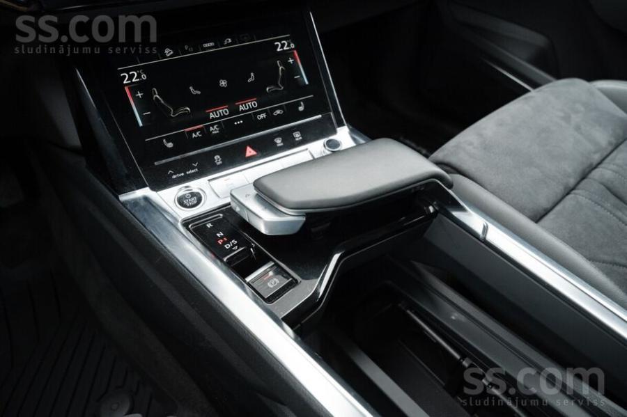 Pelēks Audi E-Tron 2023 Rīga, ar dzinēja tilpumu 0.00 L un nobraukumu 35 tūkst. km par 39850 €, foto 31 vietnē AUTOMOTO.COM.LV