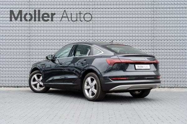 Pelēks Audi E-Tron 2023 Mārupe, ar dzinēja tilpumu 0.00 L un nobraukumu 35 tūkst. km par 39850 €, foto 3 vietnē AUTOMOTO.COM.LV