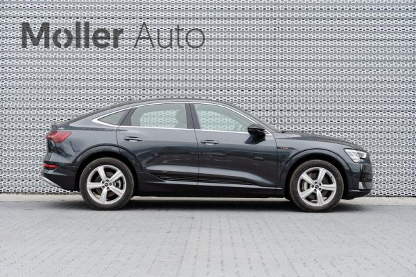 Pelēks Audi E-Tron 2023 Mārupe, ar dzinēja tilpumu 0.00 L un nobraukumu 35 tūkst. km par 39850 €, foto 5 vietnē AUTOMOTO.COM.LV