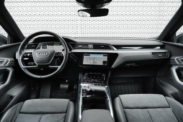 Pelēks Audi E-Tron 2023 Mārupe, ar dzinēja tilpumu 0.00 L un nobraukumu 35 tūkst. km par 39850 €, foto 6 vietnē AUTOMOTO.COM.LV