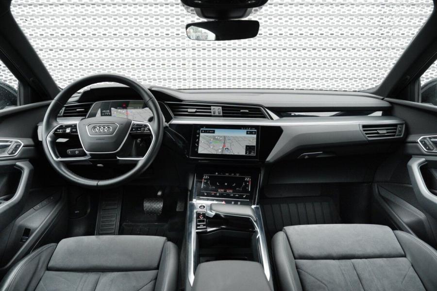 Pelēks Audi E-Tron 2023 Mārupe, ar dzinēja tilpumu 0.00 L un nobraukumu 35 tūkst. km par 39850 €, foto 7 vietnē AUTOMOTO.COM.LV