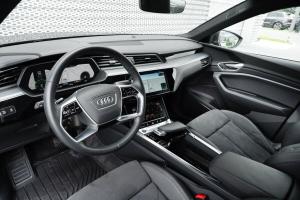 Pelēks Audi E-Tron 2023 Mārupe, ar dzinēja tilpumu 0.00 L un nobraukumu 35 tūkst. km par 39850 €, foto 12 vietnē AUTOMOTO.COM.LV