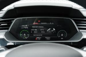 Pelēks Audi E-Tron 2023 Mārupe, ar dzinēja tilpumu 0.00 L un nobraukumu 35 tūkst. km par 39850 €, foto 17 vietnē AUTOMOTO.COM.LV