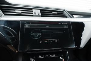 Pelēks Audi E-Tron 2023 Mārupe, ar dzinēja tilpumu 0.00 L un nobraukumu 35 tūkst. km par 39850 €, foto 20 vietnē AUTOMOTO.COM.LV