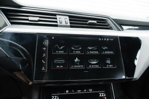 Pelēks Audi E-Tron 2023 Mārupe, ar dzinēja tilpumu 0.00 L un nobraukumu 35 tūkst. km par 39850 €, foto 21 vietnē AUTOMOTO.COM.LV
