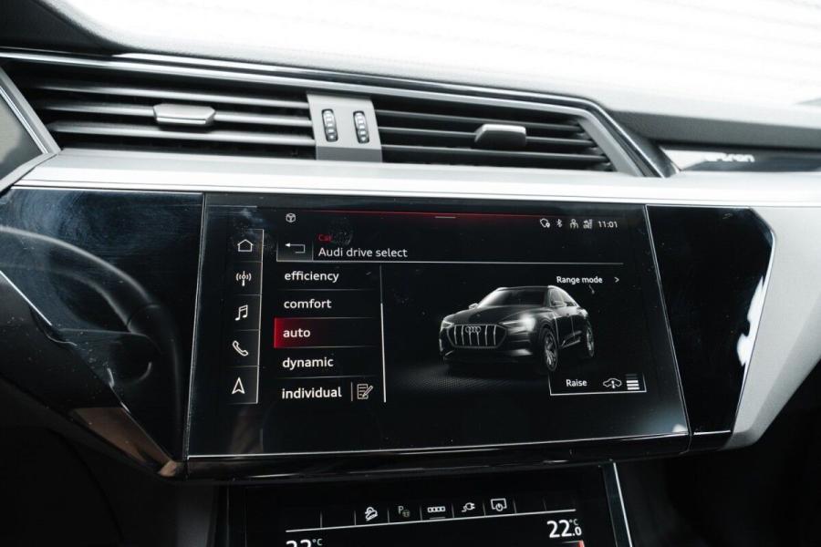 Pelēks Audi E-Tron 2023 Mārupe, ar dzinēja tilpumu 0.00 L un nobraukumu 35 tūkst. km par 39850 €, foto 23 vietnē AUTOMOTO.COM.LV